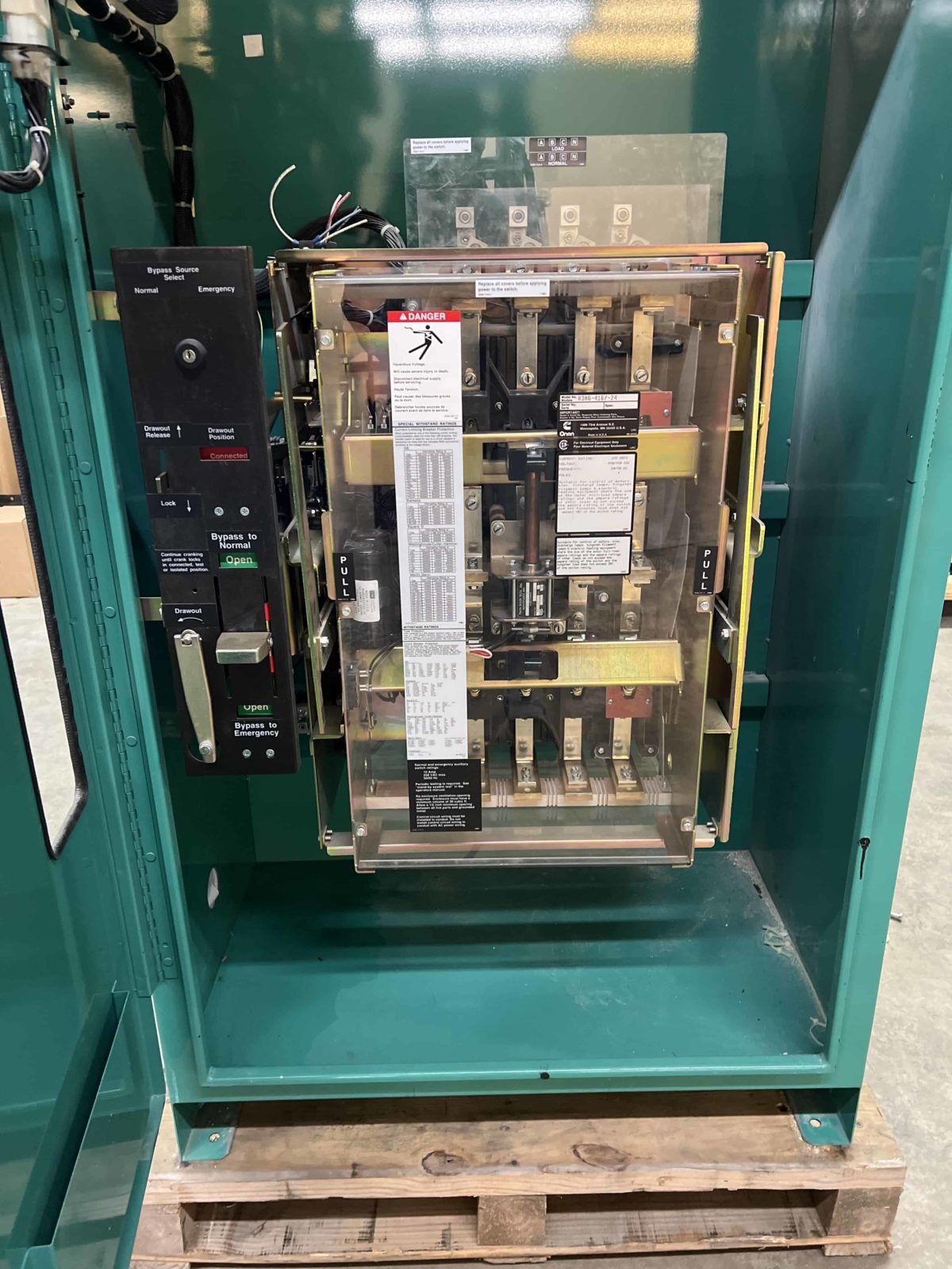 Cummins 225A 480V 4P Automatic Transfer Switch | CI Group