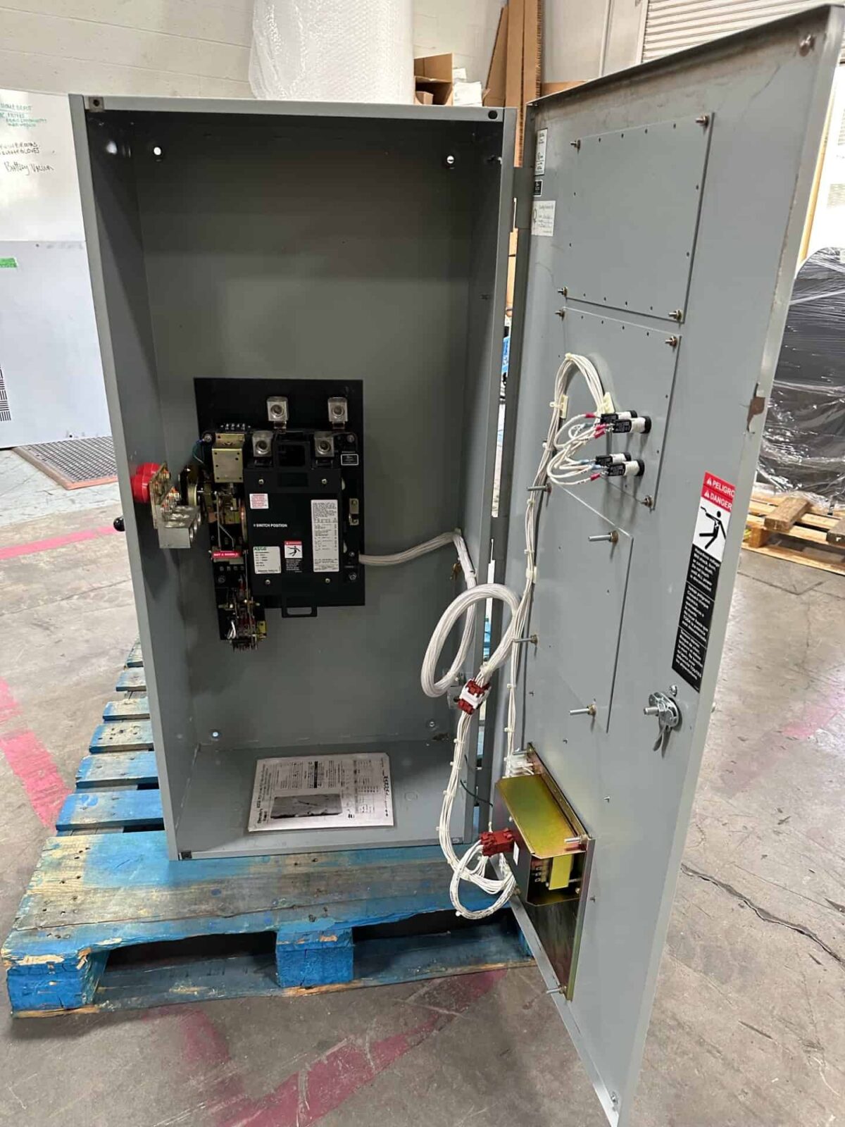 ASCO 7000 Series 400A 240V Manual Transfer Switch | CI Group