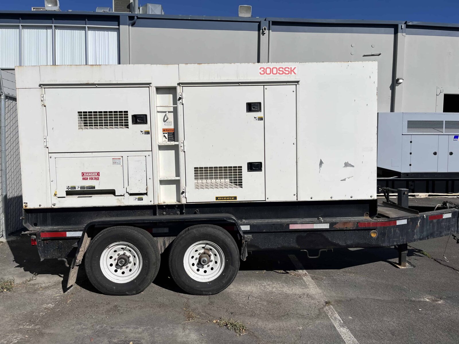 MQ Power DCA300 264 KW Mobile Diesel Generator - CI Group