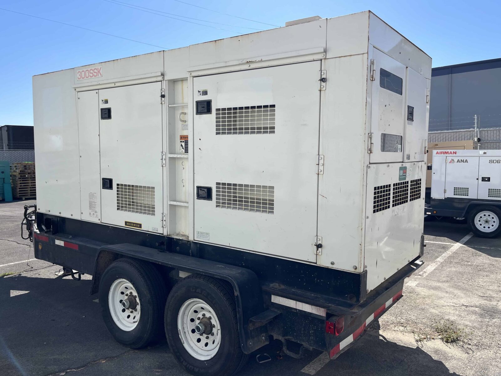 MQ Power DCA300 264 KW Mobile Diesel Generator - CI Group